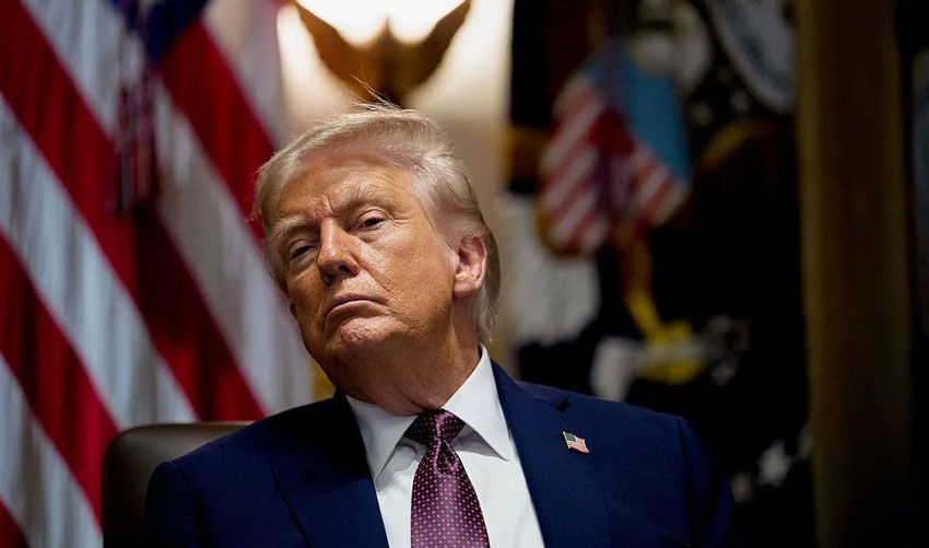 The US is preparing payments of up to $100k to Greenlanders. - logos ...