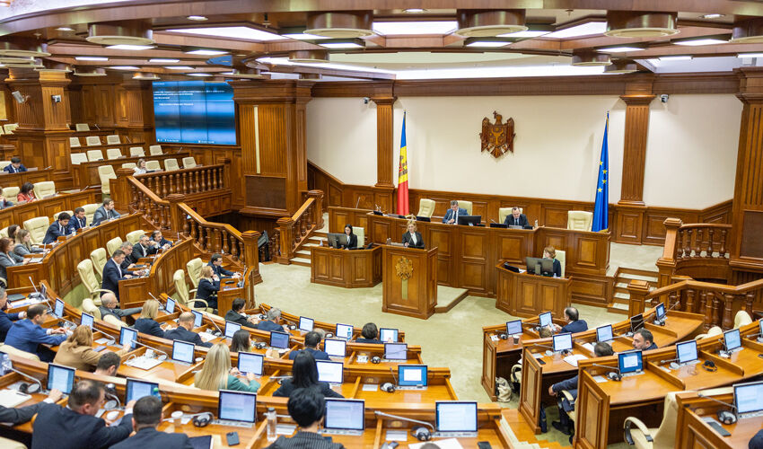 Grupurile de prietenie au devenit un motiv de ceartă în Parlament ...